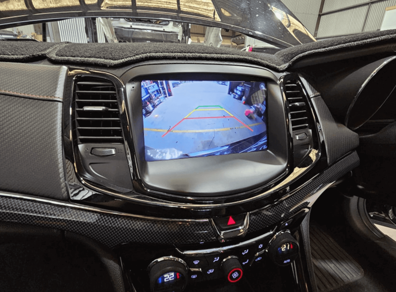 Holden Commodore VF 2013-2017 GPS 9" touchscreen Wireless CarPlay Andr ...