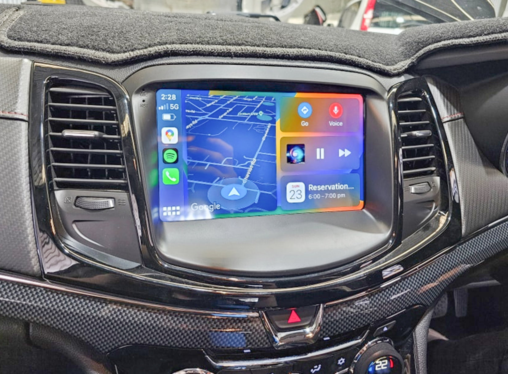 Holden Commodore VF 2013-2017 GPS 9" touchscreen Wireless CarPlay Andr ...